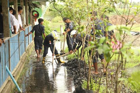 ပေါက်တောမြို့ အထက မြို့မ ၌ စုပေါင်းသန့်ရှင်းရေးဆောင်ရွက် Myanmarnationalpost