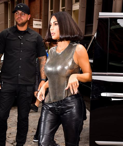 Kim Kardashian S Bob Haircut See Photos Ps Beauty