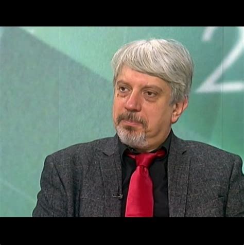 Проф Витанов Омикронът е на колене кръвта му тече Пазете се не се вкарвайте във филма За