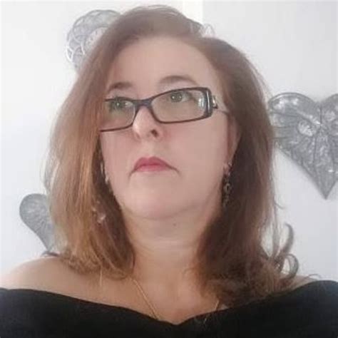 Бивша зам министърка стана хипнотизатор