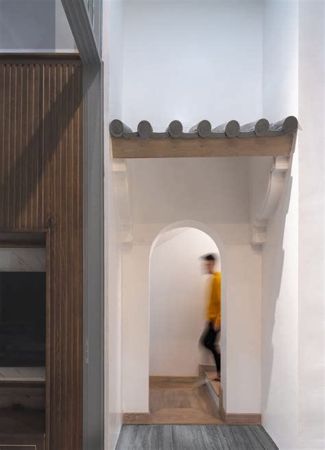 Landmak Architecture Builds House In Vietnam With Planted Courtyards