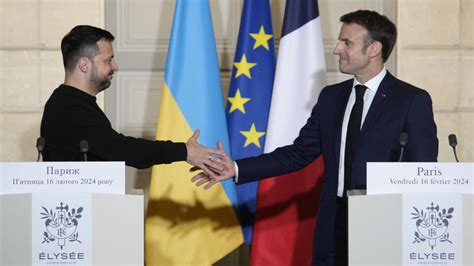 За тиждень Макрон може оголосити про відправку інструкторів в Україну — Le Monde