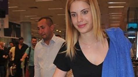 Eda Ece Sevgilimle Londra daydım SacitAslan com