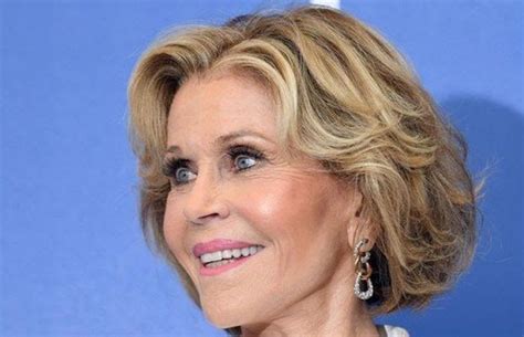 Effortlessly Flattering Hairstyles For Women Over Flipopular Com