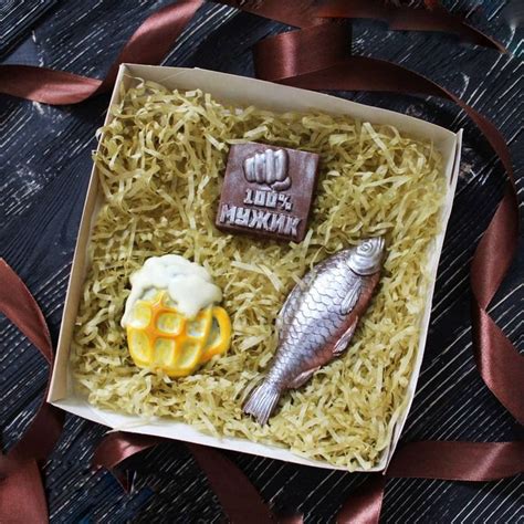 Набор из бельгийского шоколада Пиво с рыбкой Пивная кружка сверху слой белого шоколада