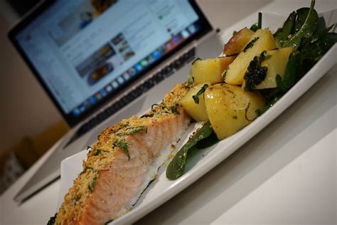 دانستنیهای پزشکی فراد هنگام خوردن غذا استرس نداشته باشند ۶۰ درصد افرادی که از درد معده رنج می