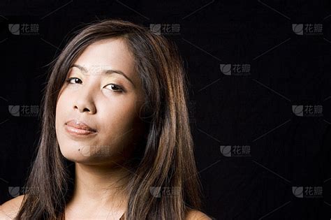 年轻的柬埔寨妇女