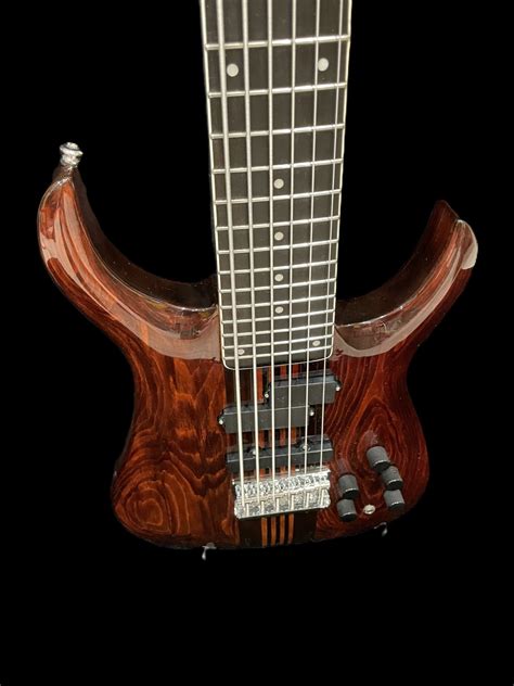 Panda 6 String Short Scale Bass Phred Instruments Shop