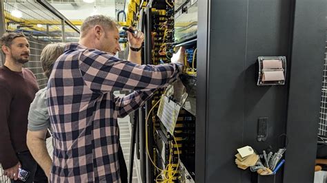 Summit Us Hosting Firm Announces Acquisition Of Deft Lowendbox