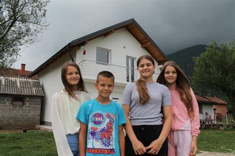 😞Поштен и вредан српски домаћин сељак и борац живећи у овим тешким временима тешко може сам да