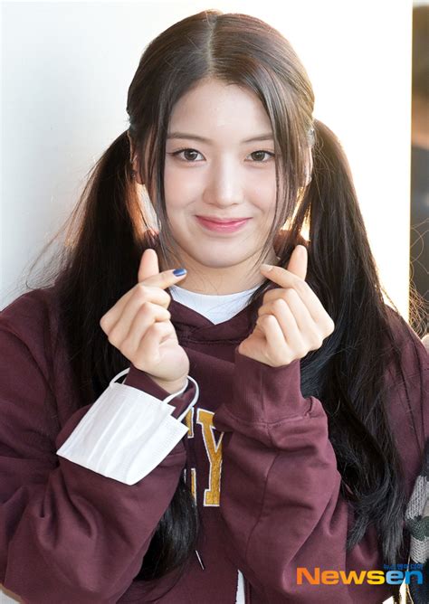 엔믹스 지우 사랑스러운 눈맞춤 하트~[포토엔hd] 뉴스인코리아