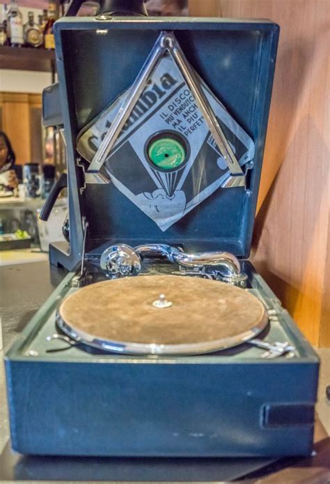 무료 이미지 표 기록 음악 턴테이블 과학 기술 포도 수확 복고풍의 장비 라이프 스타일 침실 원자 램프 레코드 플레이어 비닐 레코드 십대 힙 스터