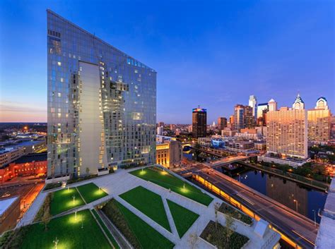 Cira Green At Cira Centre South
