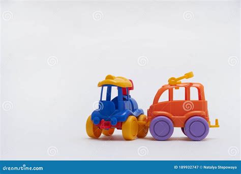 Coches De Juguete Colisionados En Un Accidente En Un Choque De Fondo