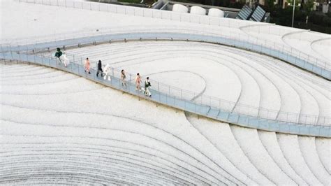 方圆虚实共生2023中国国际大学生时装周武汉设计工程学院作品发布 凤凰网视频 凤凰网