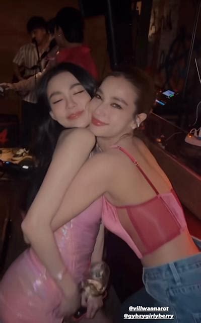 Photo Gallery “วิว วรรณรท” โสดแล้วแซ่บ อวดอึ๋มจัดหนักเรียกคืนเรทติง