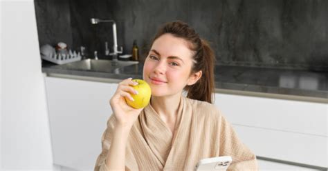 Пия вода с лимон и мед от три месеца Александра послуша доктора резултатите са изненадващи