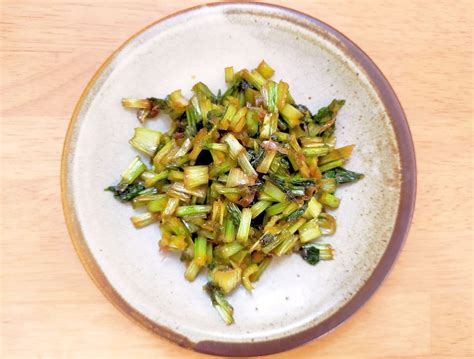 「かぶの葉のつくだ煮」簡単レシピ！ごま油で炒めてタレを絡めるだけ！かぶの葉も美味しく調理 えん食べ