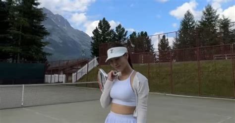 김희정 테니스룩 입고 글래머 몸매 자랑