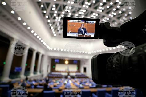 Народното събрание удължи работното време за днешното пленарно