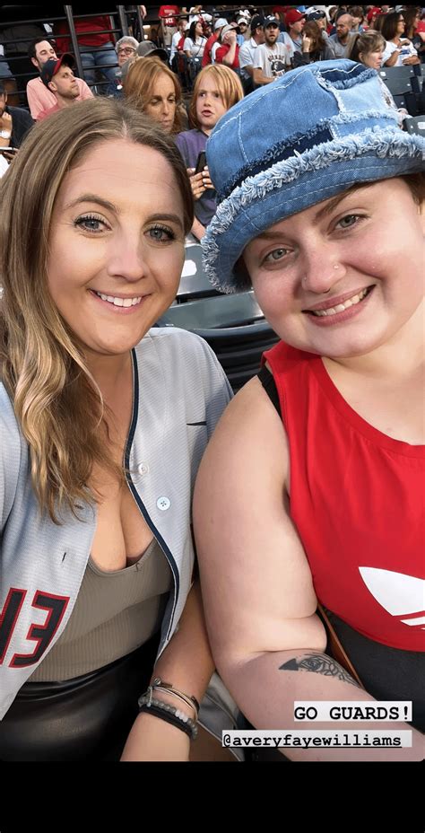 Random Grouping Rclenewsbabes