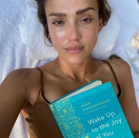 Jessica Alba Style Clothes Outfits And Fashion • Celebmafia