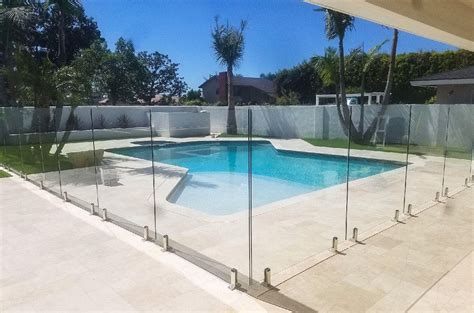 9 Benefits Of Frameless Polycarbonate Fencing