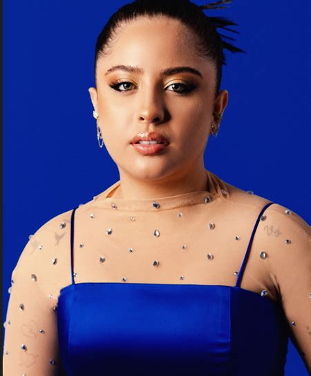 Estrela Da Vez Mari Fernandez Sobe Dois Singles Radio Nova Fm 969