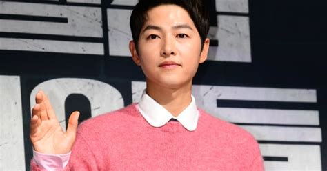 송중기 “英출신 여성과 열애 사실… 따뜻한 시선으로 봐주길”