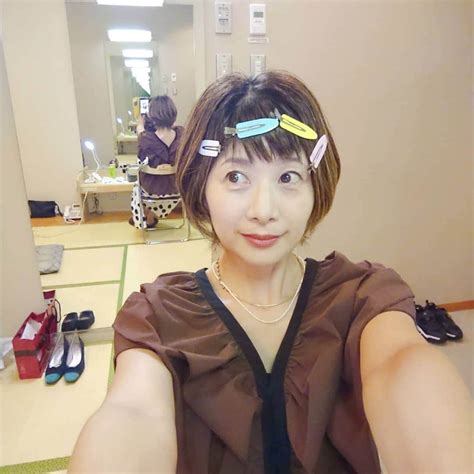 富永美樹さんのインスタグラム写真 富永美樹instagram「前髪元気すぎ いつも収録直前まで概ねこんな姿です トーク番組 という戦場に 久しぶりに駆り出されてまいりました😁