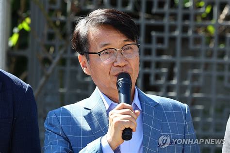 韩检方认定第一夫人收包无犯罪嫌疑不予起诉 韩联社