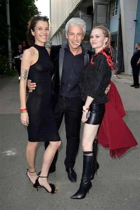 Gedeon Hat Sex Mit 2 Frauen Mama Schläft Im Nebenraum Heuteat