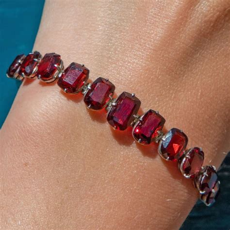 8 Little Known Benefits Of Wearing Your Garnet Bracelets A Fashion Blog