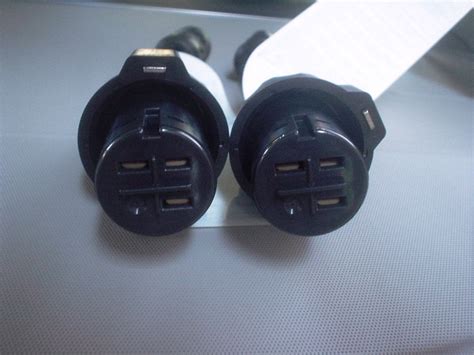 リストラおやじのあぶない生活 プリウスPHVの200V充電ケーブルで100V充電をする