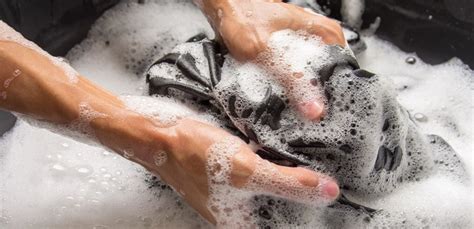 Як відіпрати мазут з одягу цей спосіб підійде навіть для делікатних тканин Читайте на Ukr Net