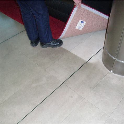 Dirty Tiles Hard To Clean Tiles Tile Cleaning Slique 414 2910