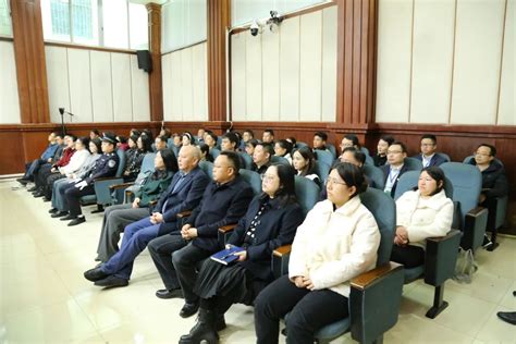 贵州省黔西南州政协原党组成员、副主席向和刚受贿案一审开庭
