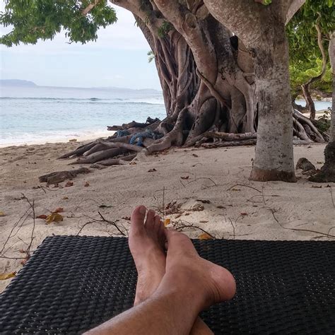 Anthony Falcons Feet