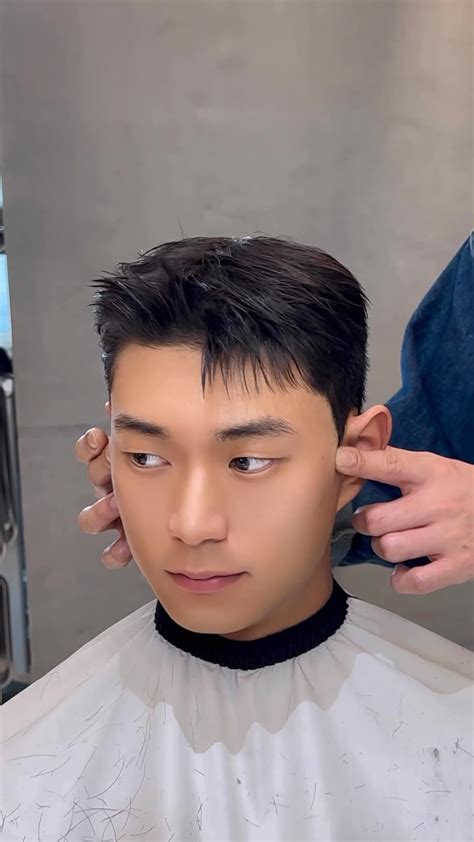 하늘하늘 섹시한 슬릭세미리프컷 남자머리추천 남자머리 다운펌 남자볼륨매직 잠실미용실 가르마펌 애즈펌 남자머리잘하는곳 세미리프컷 메이크에이 윤규 부원장