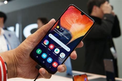 Handphone Murah Terbaik Samsung Speknya Tetap Ciamik