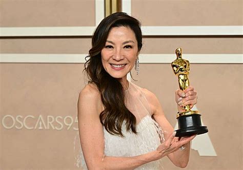 【奧斯卡95】不當「寄生豪門」拚到險癱瘓 楊紫瓊首位亞裔影后創紀錄 鏡新聞 Line Today