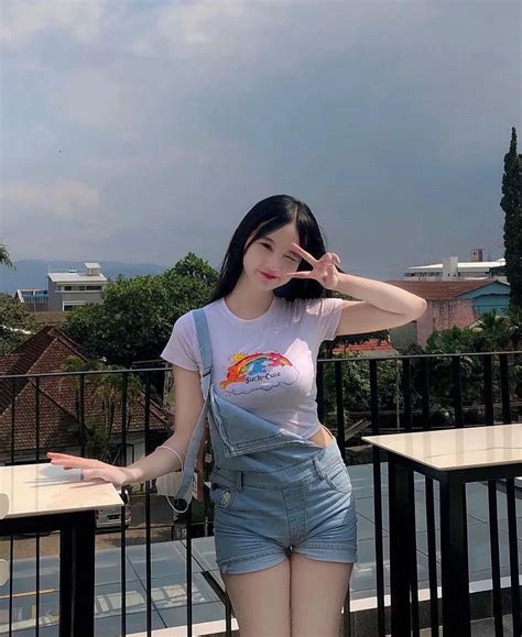 Content Creator Arachu Pramuka Age Education Family Boyfriend Height Net Worth