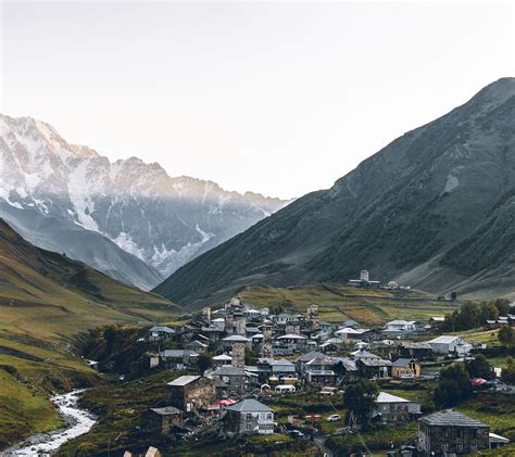 Пташка ляціць дамоў Сузіраць Чамусьці ўзгадаўся момант калі я прыехала пажыць у манастыр