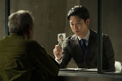 日 아카데미 8관왕 한 남자 츠마부키 사토시가 풀어낸 미스터리