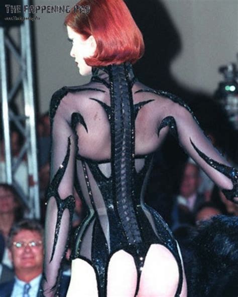 Kim Kardashian Sexy In Black Stockings And Corset Photos The Fappening