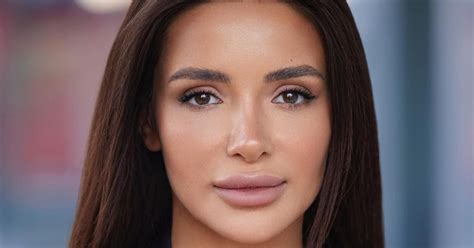 Вельми спекотне літо в Нью Йорку Медведчук знялася топлес у