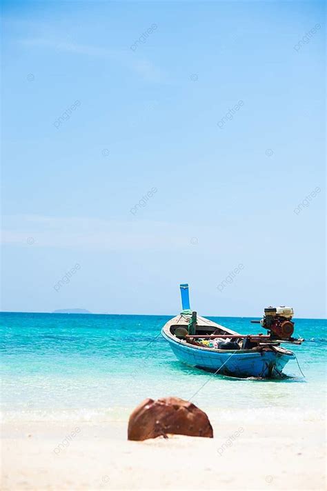 พื้นหลังเรือหาปลาที่ชายหาด Phuketthailand ทะเลสวรรค์ยอดนิยม รูปถ่าย และรูปภาพสำหรับดาวน์โหลดฟรี