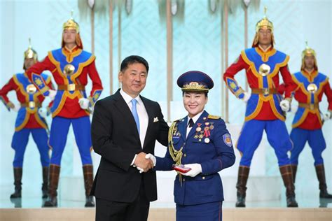 Онцгой байдлын алба хаагчдад төрийн дээд цол одон медаль гардуулав Монгол Улсын