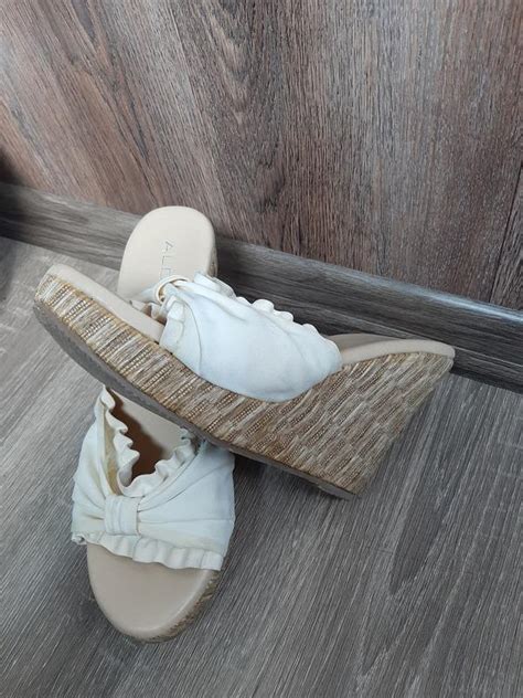 Шльопанці на танкетці — ціна 420 грн у каталозі Шльопанці Купити жіночі речі за доступною ціною