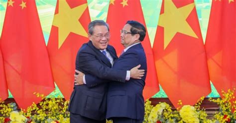 Виетнам и Кина ги зајакнуваат врските потпишаа 10 договори Кајгана